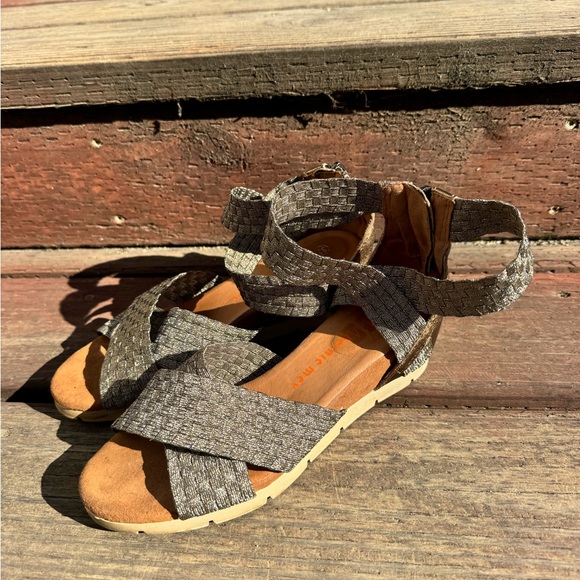 bernie mev. | Shoes | Bernie Mev Gold Cross Cross Textured Sandals Size ...